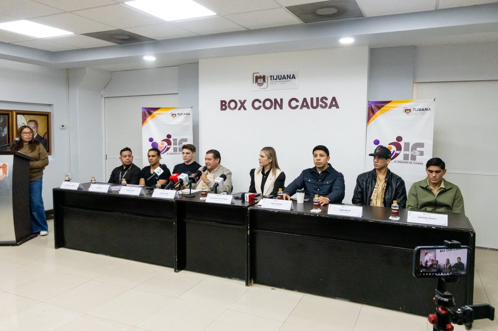 BOX CON CAUSA A BENEFICIO DEL DIF TIJUANA - El Tijuanense